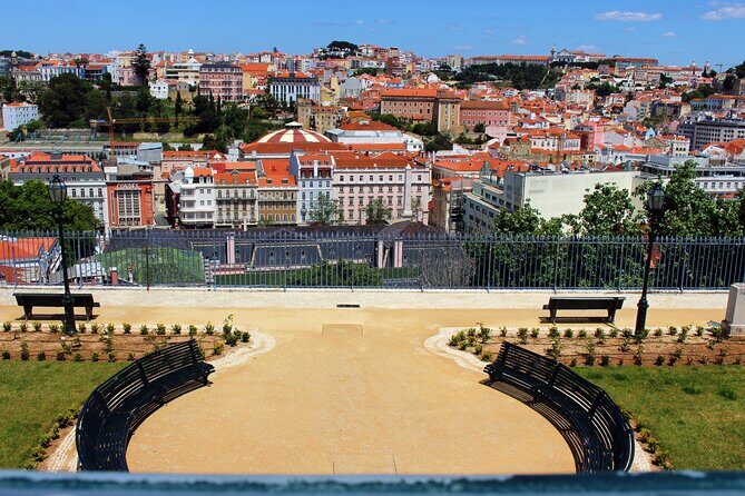 1 hour in Tuk Tuk to access the famous viewpoints of Lisbon - Price and Value: Is It Worth It?