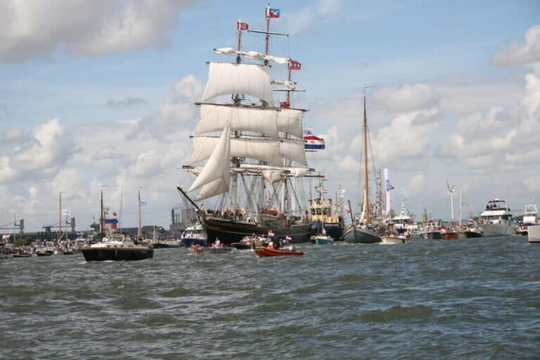 100-min Luxury SAIL 2025 Cruise with Open Bar & Views - The Itinerary and Vista: What to Expect