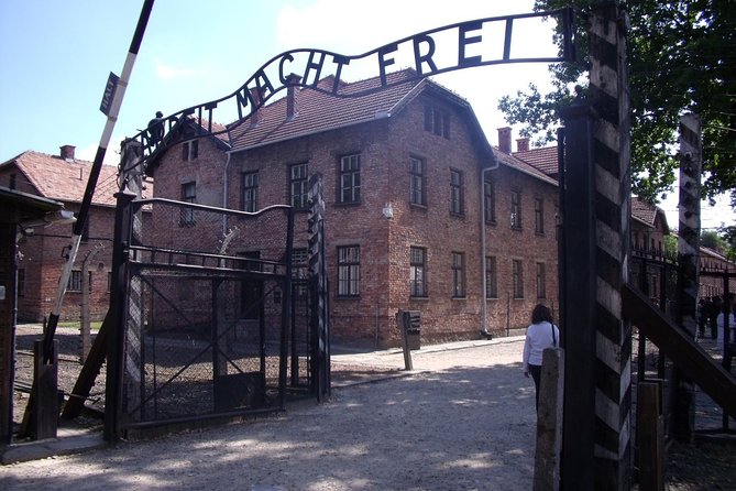 1 Day Trip Auschwitz-Birkenau Memorial and Museum Guided Tour from Krakow - A Deep Dive into the Auschwitz-Birkenau Guided Tour Experience