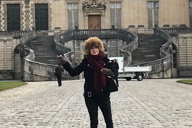 1:30 hours tour of Louvre museum - Key Points