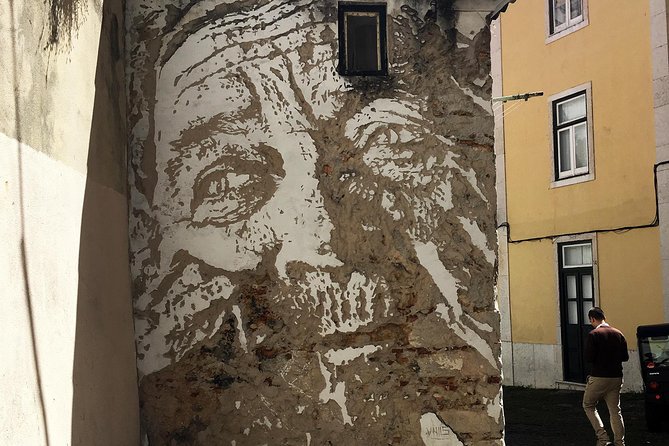 3-Hour Guided Street Art Walking Tour of Lisbon - Exploring Lisbon’s Colorful Streets: What to Expect