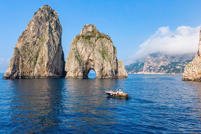 3-hour private boat tour of Capri - Introducing Capri’s Coast from the Water