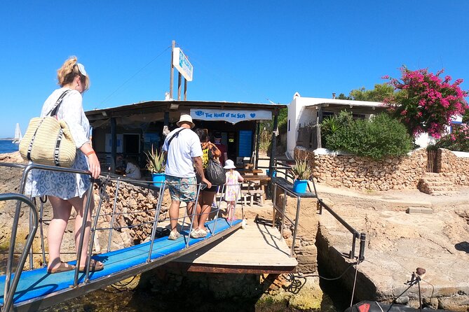 3 Hours Aquarium and Margaritas Islands Excursion - Stop 1: Aquarium Cap Blanc