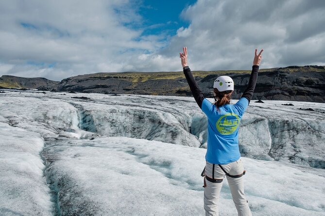 4 Day Northern Lights Adventure - Ice Caves & 4x4 Super Jeeps - Day 1: Golden Circle and the Northern Lights