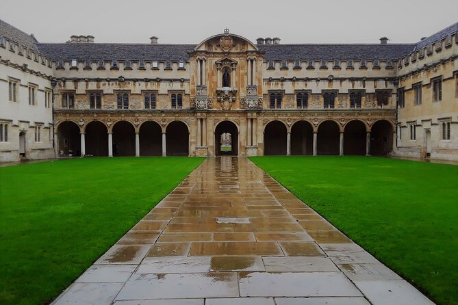 90 Minute Classic Walking Tour of Oxford - The Tour Experience in Detail