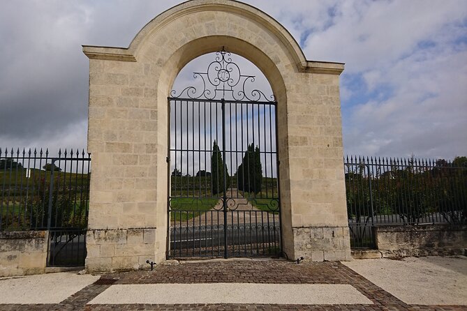 A day in Saint-Emilion in a small group (Electric Luxury Van) - A Closer Look at the Tour Itinerary