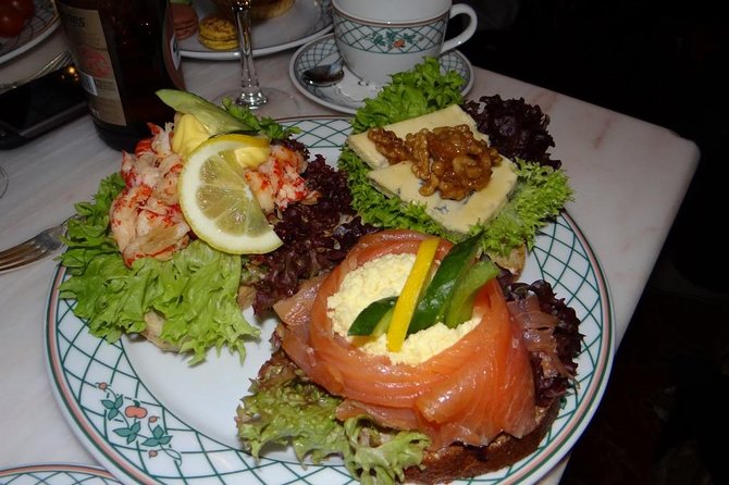 A Well Balanced History and Food Tour with Focus on the Scandinavian Kitchen - Food-Focused Stops in the Heart of Oslo