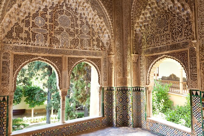 Alhambra Private Tour with a Historian (with Nasrid Palaces) - The Itinerary in Detail