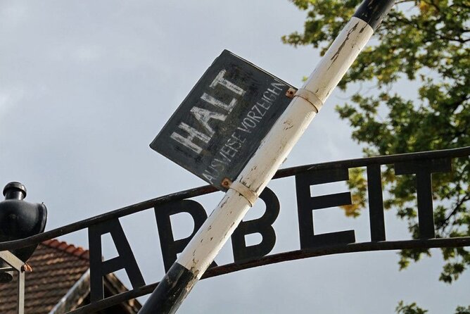 Auschwitz day tour from Warsaw by private car with lunch - Detailed Breakdown of the Tour