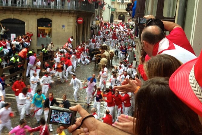 Authentic San Fermín experience with balcony and buffet breakfast. - The Experience Itself: In Detail
