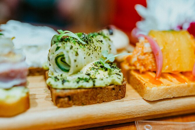 Award-Winning Prague Evening Old Town Food and Drink Tour - What Is the Award-Winning Prague Old Town Food Tour?