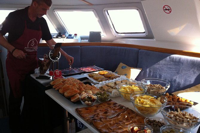 Barcelona Catamaran Private Experience from 13 to 16 Passengers - The Itinerary Breakdown: What You’ll See and Do