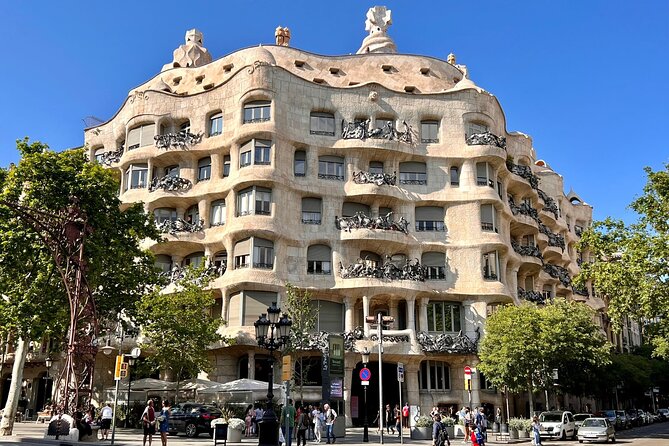 Barcelona Full Day: Sagrada Familia and the 3 Gaudí Houses - Why This Tour Might Work for You