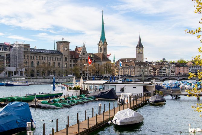 Best Intro to Zurich in 2 hours with a Local - Starting Point and First Impressions