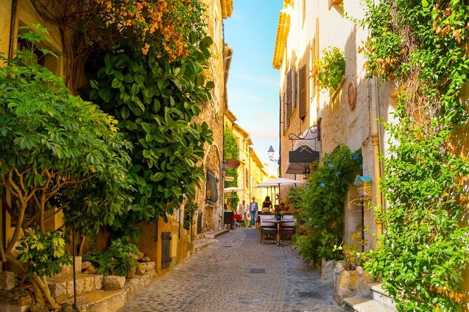 Best of the Riviera Full Day Tour - Transportation and Group Dynamics