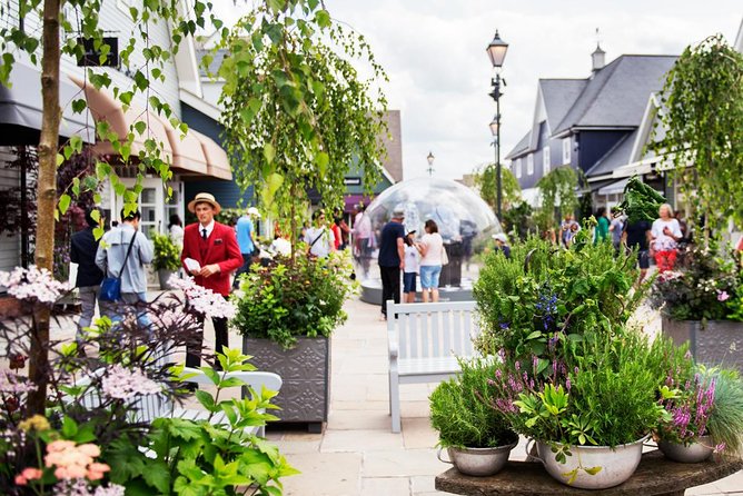 Bicester Village Private Vehicle Round Trip Service from London - An In-Depth Look at the Experience