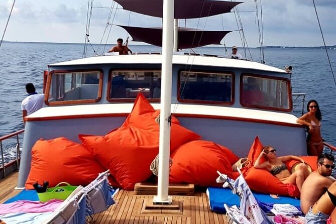 Boat tour of San Pietro Island - The experience and reviews