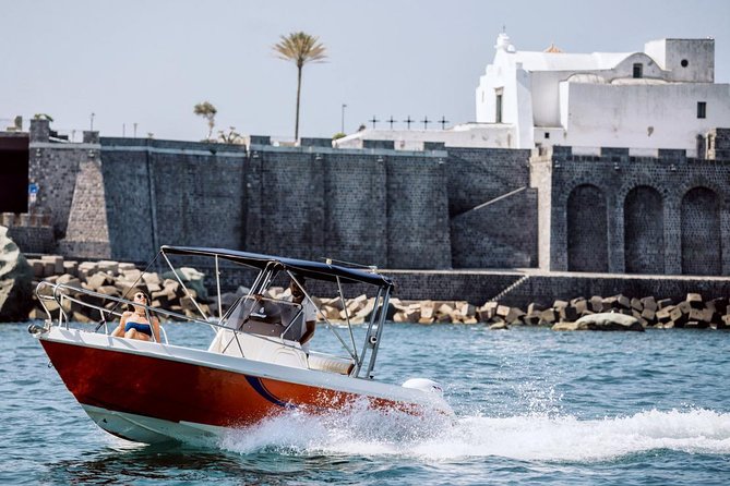 Boat trip on the island of Ischia Terminal Boat 21 - Key Points