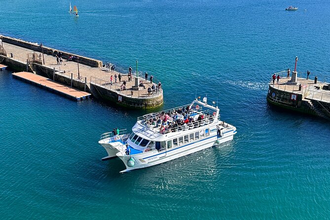 Boat trip through the bay and the coast of Donostia San Sebastián - Discovering San Sebastián from the Sea