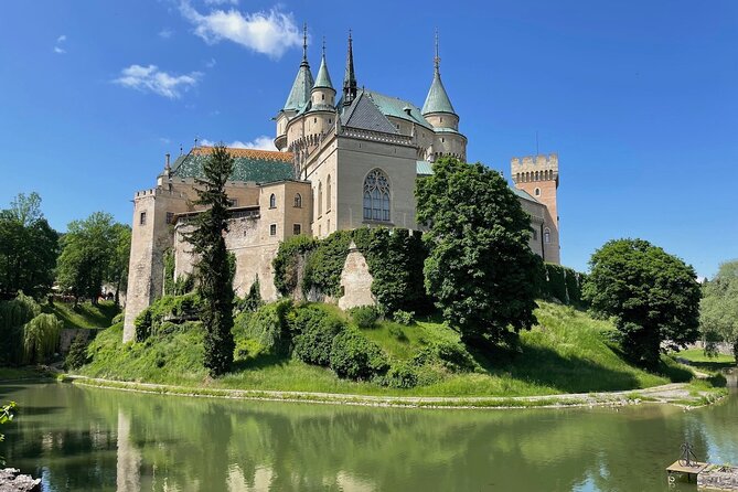 Bojnice Chateau and Cicmany Village Private Trip - Detailed Review of the Bojnice Castle and Cicmany Village Private Tour