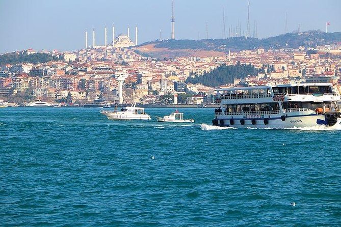 Bosphorus Cruise with unlimited alcohol - What You Can Expect from This Bosphorus Cruise