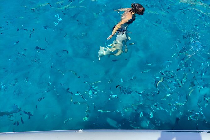 Cagliari: Boat tour with swim stops, Snorkeling & Prosecco - A Deep Dive into the Experience