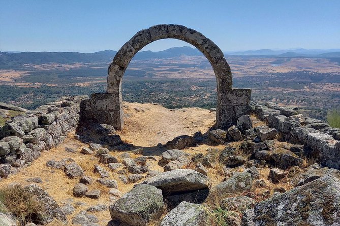 Castle of Monsanto: A Self-Guided Audio Tour of Portugal's Most Famous Site - Exploring the Ruins and Stories of Monsanto