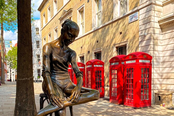 Central London City Exploration Game with Secret Squares - A Fun and Informative Way to See London