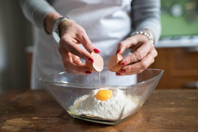 Cesarine: Small group Pasta and Tiramisu class in La Spezia - An Authentic Italian Cooking Experience in La Spezia