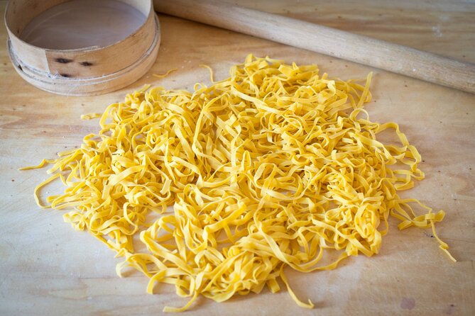 Cesarine: Small group Pasta and Tiramisu with Mamma in Lucca - What This Cooking Class Offers and Why It Matters