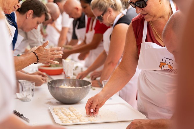Cesarine: Small group Pasta Class at Local's Home in Sorrento
