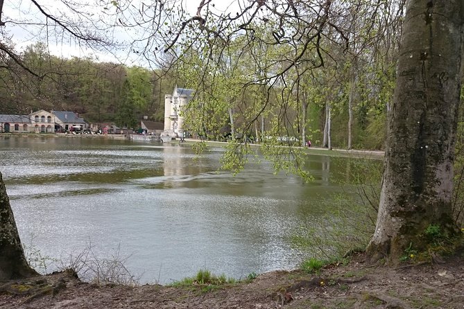 Chantilly by bike or Chantilly with electric bike - What’s Included and What’s Not