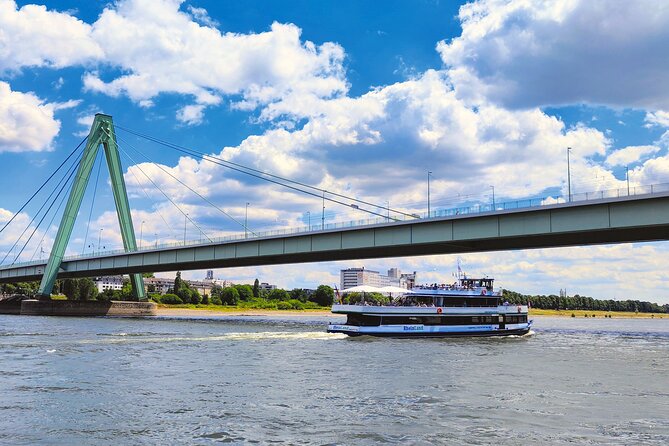 Cologne skyline tour with audio guide 90 minutes - A Close Look at the Experience