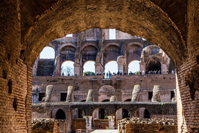 Colosseum Guided Tour with Palatine Hill and Roman Forum entrance - Key Points
