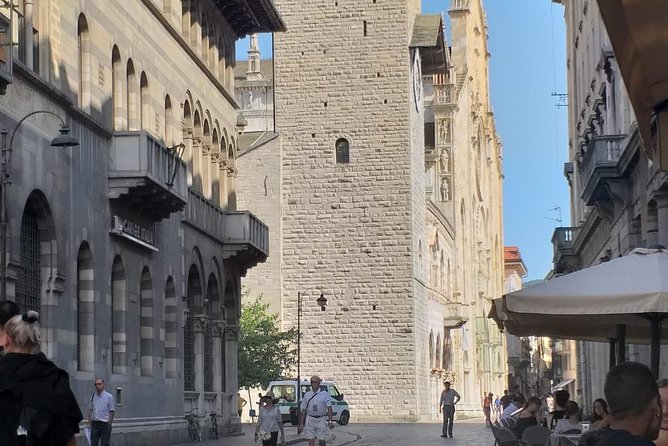 Como city and its History Exclusive Walking Tour (1 h from Milan) - Exploring Como: A City with Layers of History