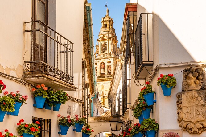Córdoba Scavenger Hunt and City Highlights Walking Tour - Authentic Engagement and Learning