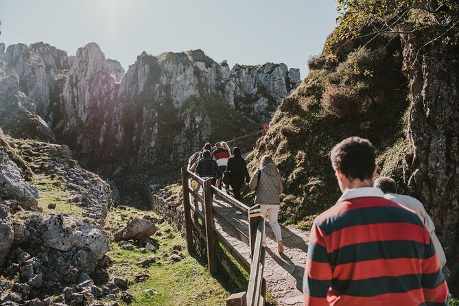 Covadonga Lakes, Sanctuary and Cangas de Onís from Santander - Key Points