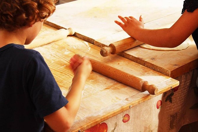 Creative Cooking for Young Chefs in Tuscany - Key Points