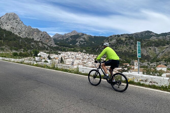 Cycling - Las Palomas Pass - Easy to Moderate Difficulty - Who Would Love This Tour?