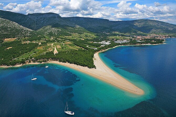 Dalmatian route - Panoramic flight over Bra, Hvar, olta & Split from Bra - The Flight Experience: A Step-by-Step Walkthrough