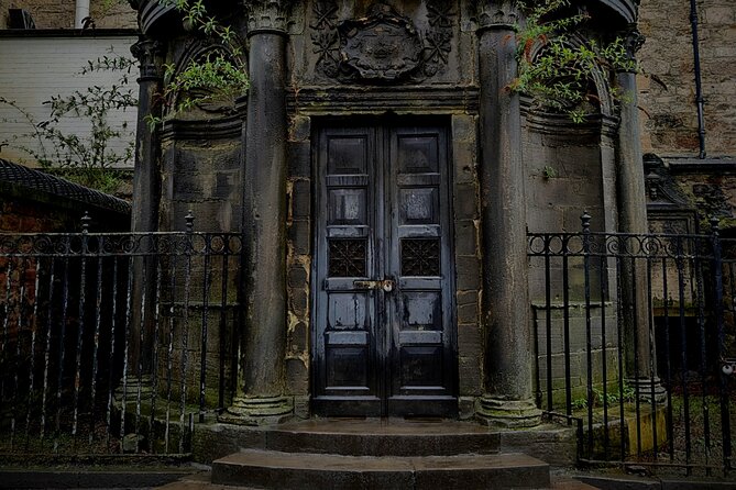 Dark History and Ghost Tour of Edinburgh - A Detailed Look at the Edinburgh Dark History and Ghost Tour