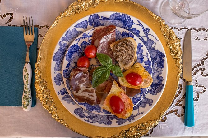 Dining Experience at a local's Home in San Miniato with Show Cooking - What Is This Experience All About?