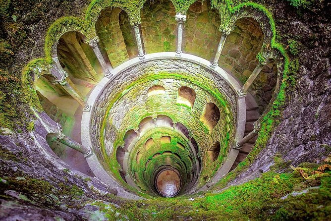 Discover SINTRA`s hidden gems on our walking tour - Starting Point: Sintras City Hall and Historic Center