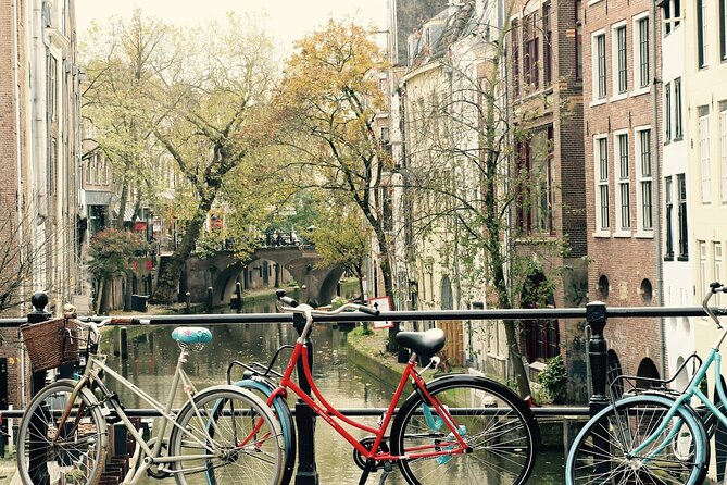 Discover Utrecht: a Self-Guided Augmented Reality City Tour - Exploring Utrecht’s Streets and Stories