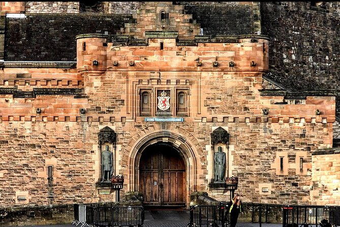 Edinburgh Castle Guided Tour - Tickets Included - Meeting Point and Tour Length