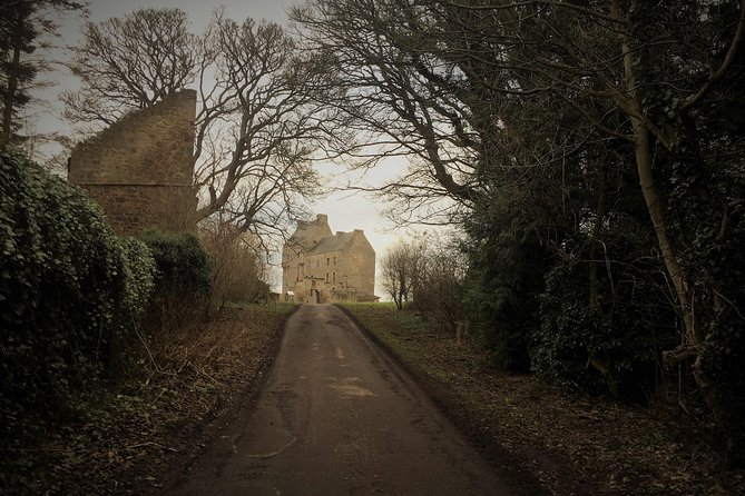 Edinburgh: The Outlander, Palaces & Jacobites Tour - Key Points