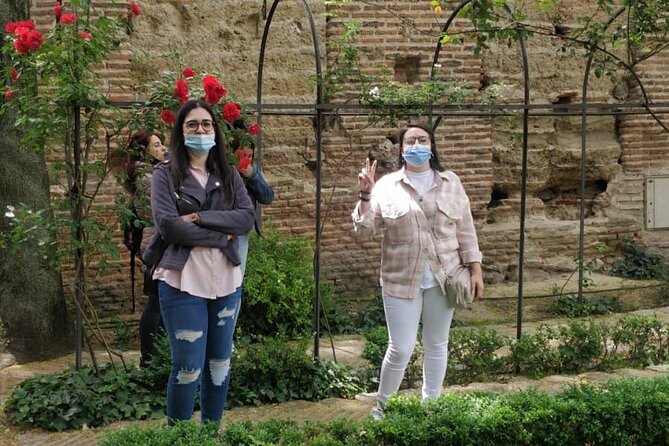 Escape Game by Girona, free the statues - Key Points