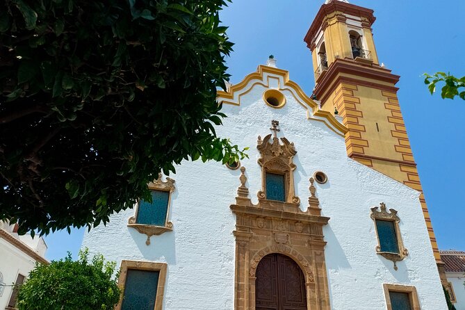 Estepona Private Walking Tour - Meeting Your Guide and First Impressions