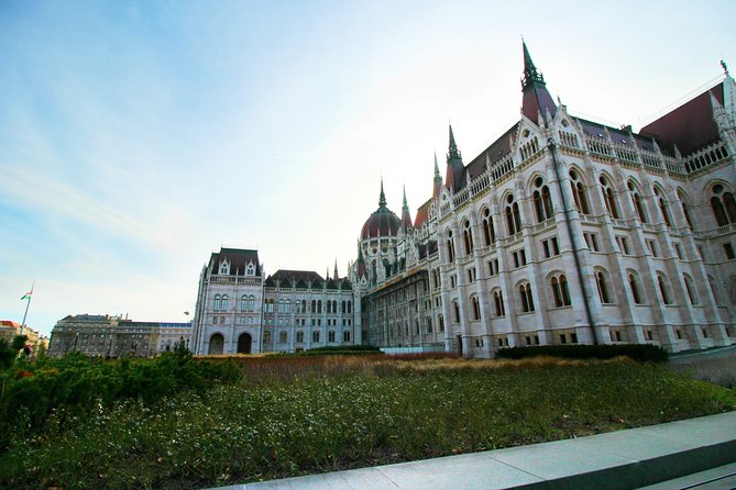 Exclusive Budapest City Tour by Luxury Car - Half Day - A Deep Dive into the Experience