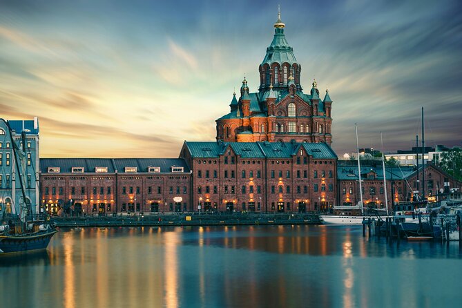 Explore Helsinki in Portuguese with a PRIVATE guide - A Closer Look at the Helsinki Private Tour Experience